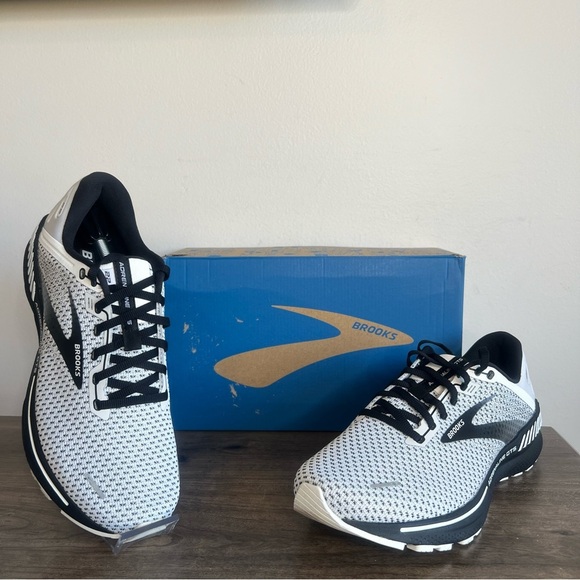 Brooks | Shoes | Brooks Adrenaline Gts 22 Mens White Black Oreo Shoe ...